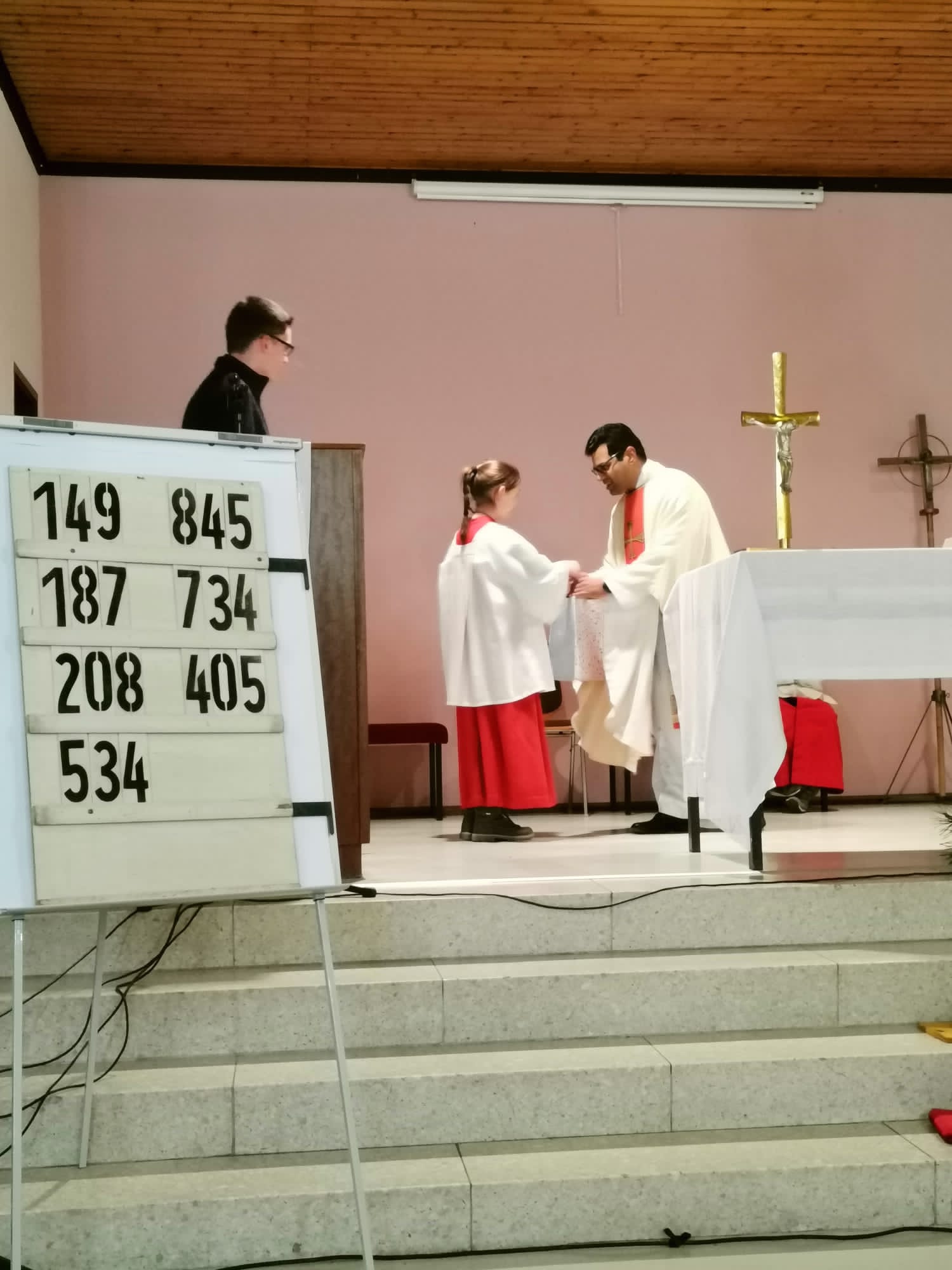 Kirchort Mariä Heimsuchung Kölbingen: Herzlich Willkommen Pater Sonu Thomas